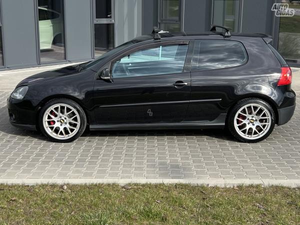 Black Volkswagen Golf 2005 in Kaunas, with an engine capacity of 2.00 L and mileage of 251 thousand km for 3999 €, photo 8 on AUTOMOTO.COM.LV