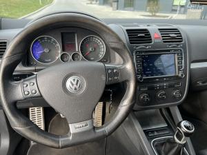 Melns Volkswagen Golf 2005 Kauņa, ar dzinēja tilpumu 2.00 L un nobraukumu 251 tūkst. km par 3999 €, foto 11 vietnē AUTOMOTO.COM.LV