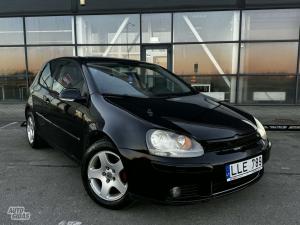 Black Volkswagen Golf 2005 in Panevezys, with an engine capacity of 2.00 L and mileage of 372 thousand km for 1150 €, photo 3 on AUTOMOTO.COM.LV