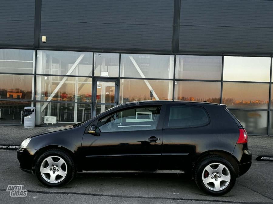 Black Volkswagen Golf 2005 in Panevezys, with an engine capacity of 2.00 L and mileage of 372 thousand km for 1150 €, photo 7 on AUTOMOTO.COM.LV