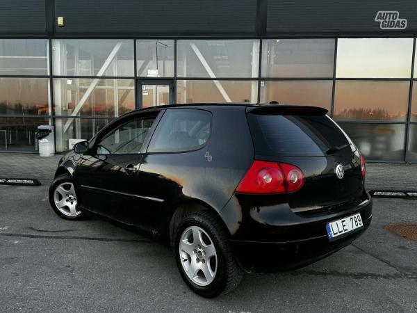 Black Volkswagen Golf 2005 in Panevezys, with an engine capacity of 2.00 L and mileage of 372 thousand km for 1150 €, photo 9 on AUTOMOTO.COM.LV