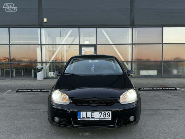 Black Volkswagen Golf 2005 in Panevezys, with an engine capacity of 2.00 L and mileage of 372 thousand km for 1050 €, photo 3 on AUTOMOTO.COM.LV