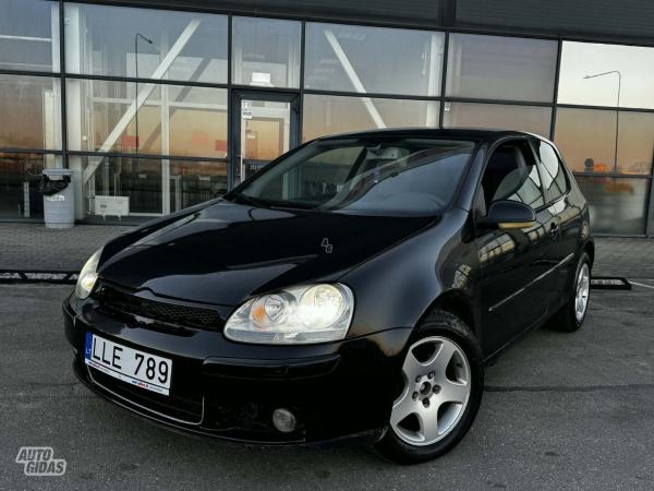 Black Volkswagen Golf 2005 in Panevezys, with an engine capacity of 2.00 L and mileage of 372 thousand km for 1050 €, photo 4 on AUTOMOTO.COM.LV
