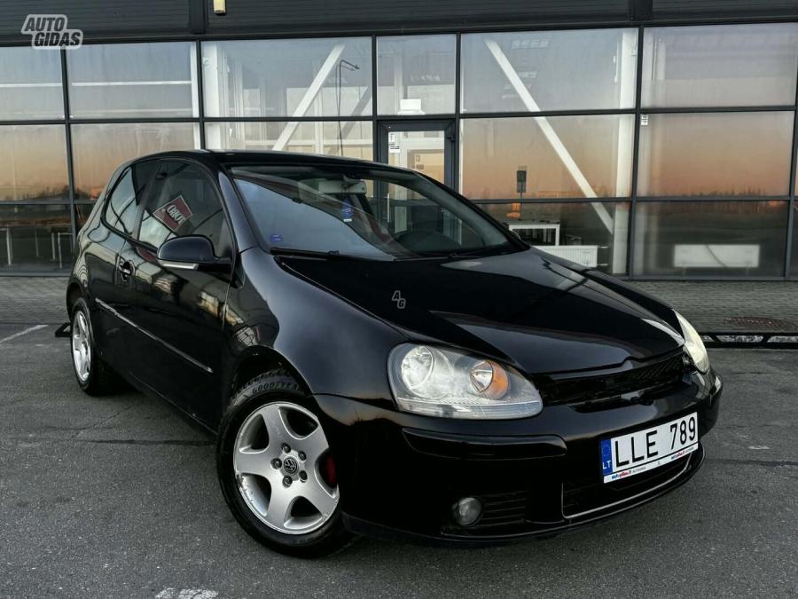 Black Volkswagen Golf 2005 in Panevezys, with an engine capacity of 2.00 L and mileage of 372 thousand km for 999 €, photo 3 on AUTOMOTO.COM.LV
