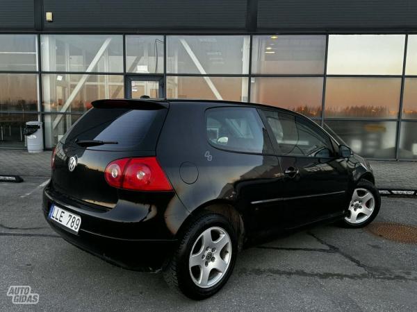 Melns Volkswagen Golf 2005 Panevēža, ar dzinēja tilpumu 2.00 L un nobraukumu 372 tūkst. km par 999 €, foto 8 vietnē AUTOMOTO.COM.LV