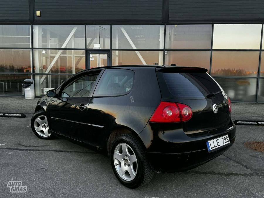 Black Volkswagen Golf 2005 in Panevezys, with an engine capacity of 2.00 L and mileage of 372 thousand km for 999 €, photo 10 on AUTOMOTO.COM.LV