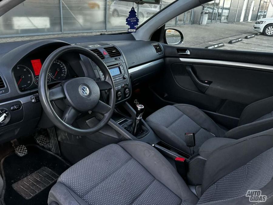 Black Volkswagen Golf 2005 in Panevezys, with an engine capacity of 2.00 L and mileage of 372 thousand km for 999 €, photo 13 on AUTOMOTO.COM.LV