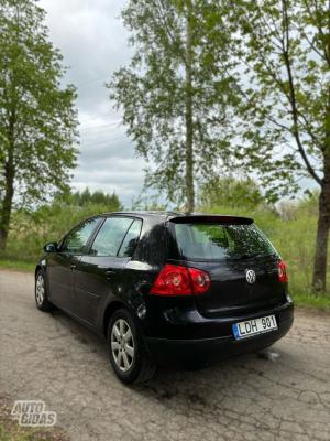 Melns Volkswagen Golf 2005 Radviliškis, ar dzinēja tilpumu 2.00 L un nobraukumu 300 tūkst. km par 1500 €, foto 5 vietnē AUTOMOTO.COM.LV