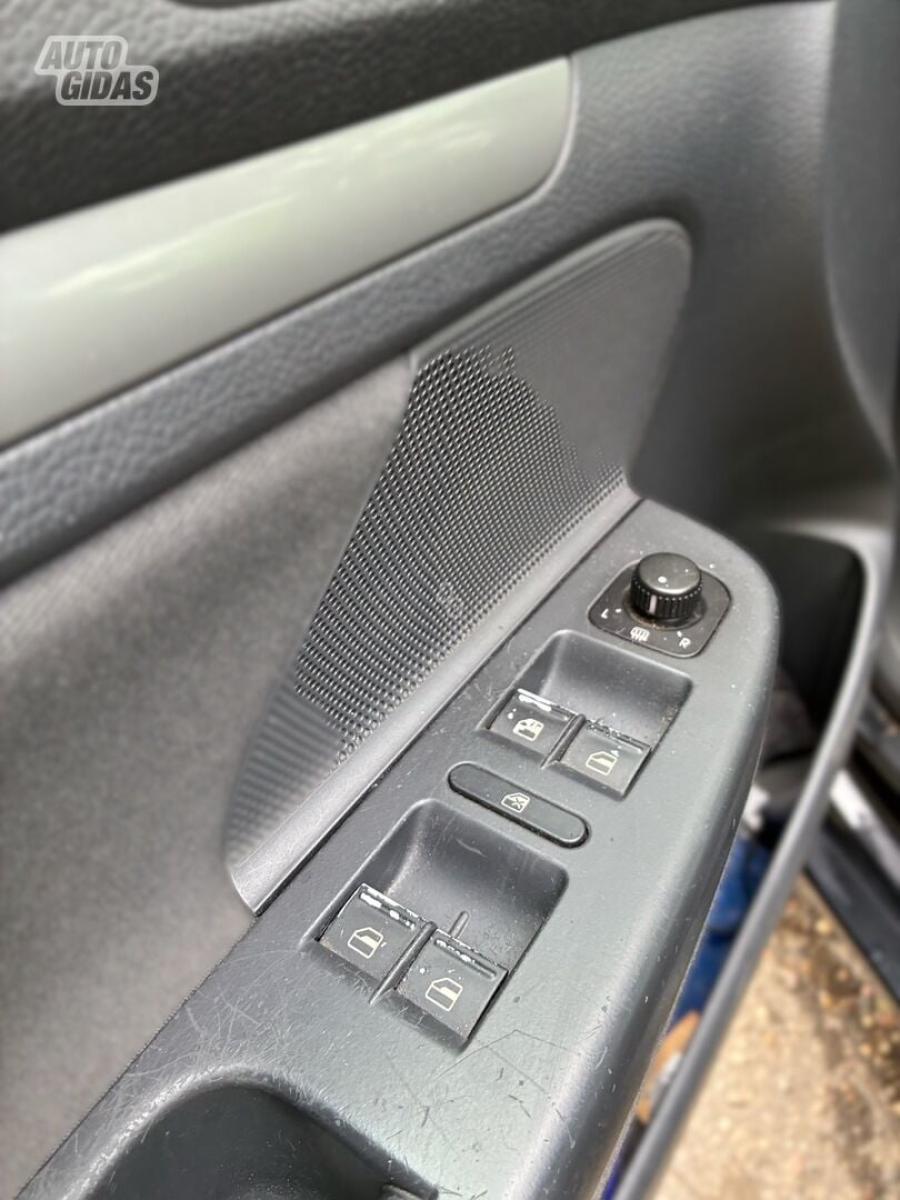 Melns Volkswagen Golf 2005 Radviliškis, ar dzinēja tilpumu 2.00 L un nobraukumu 300 tūkst. km par 1500 €, foto 8 vietnē AUTOMOTO.COM.LV