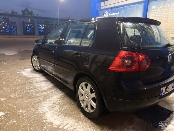 Black Volkswagen Golf 2005 in Panevezys, with an engine capacity of 2.00 L and mileage of 350 thousand km for 1400 €, photo 6 on AUTOMOTO.COM.LV