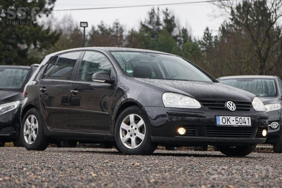 Black Volkswagen Golf 2005 in Riga, with an engine capacity of 1.40 L and mileage of 211 thousand km for 2990 €, photo 3 on AUTOMOTO.COM.LV