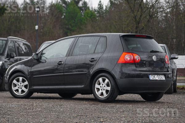 Melns Volkswagen Golf 2005 Rīga, ar dzinēja tilpumu 1.40 L un nobraukumu 211 tūkst. km par 2990 €, foto 3 vietnē AUTOMOTO.COM.LV