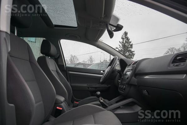Melns Volkswagen Golf 2005 Rīga, ar dzinēja tilpumu 1.40 L un nobraukumu 211 tūkst. km par 2990 €, foto 5 vietnē AUTOMOTO.COM.LV