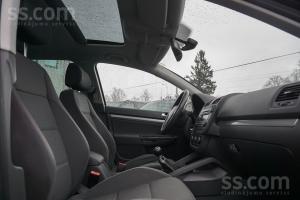 Black Volkswagen Golf 2005 in Riga, with an engine capacity of 1.40 L and mileage of 211 thousand km for 2990 €, photo 6 on AUTOMOTO.COM.LV