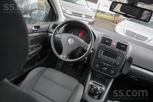 Black Volkswagen Golf 2005 in Riga, with an engine capacity of 1.40 L and mileage of 211 thousand km for 2990 €, photo 8 on AUTOMOTO.COM.LV