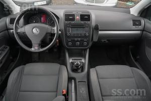 Black Volkswagen Golf 2005 in Riga, with an engine capacity of 1.40 L and mileage of 211 thousand km for 2990 €, photo 9 on AUTOMOTO.COM.LV