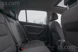 Black Volkswagen Golf 2005 in Riga, with an engine capacity of 1.40 L and mileage of 211 thousand km for 2990 €, photo 13 on AUTOMOTO.COM.LV