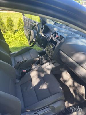 Black Volkswagen Golf 2005 in Alytus, with an engine capacity of 2.00 L and mileage of 387 thousand km for 1000 €, photo 8 on AUTOMOTO.COM.LV
