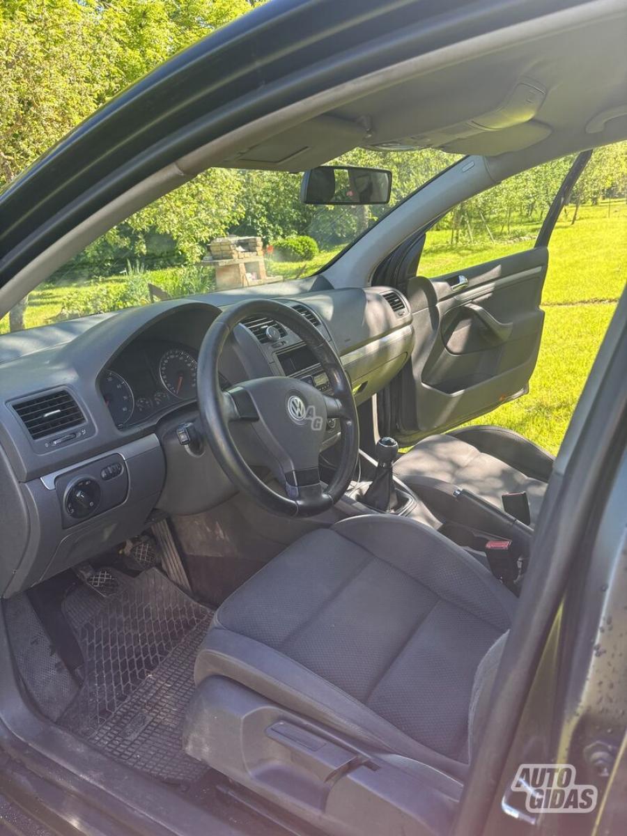 Black Volkswagen Golf 2005 in Alytus, with an engine capacity of 2.00 L and mileage of 387 thousand km for 1000 €, photo 12 on AUTOMOTO.COM.LV