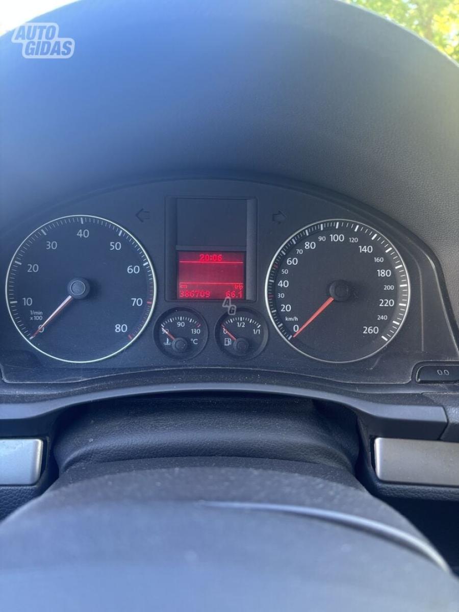 Black Volkswagen Golf 2005 in Alytus, with an engine capacity of 2.00 L and mileage of 387 thousand km for 1000 €, photo 22 on AUTOMOTO.COM.LV