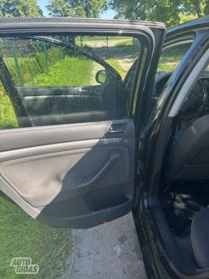 Black Volkswagen Golf 2005 in Alytus, with an engine capacity of 2.00 L and mileage of 387 thousand km for 1000 €, photo 23 on AUTOMOTO.COM.LV