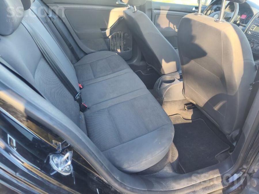 Black Volkswagen Golf 2005 in Tukums, with an engine capacity of 1.90 L and mileage of 560 thousand km for 850 €, photo 12 on AUTOMOTO.COM.LV