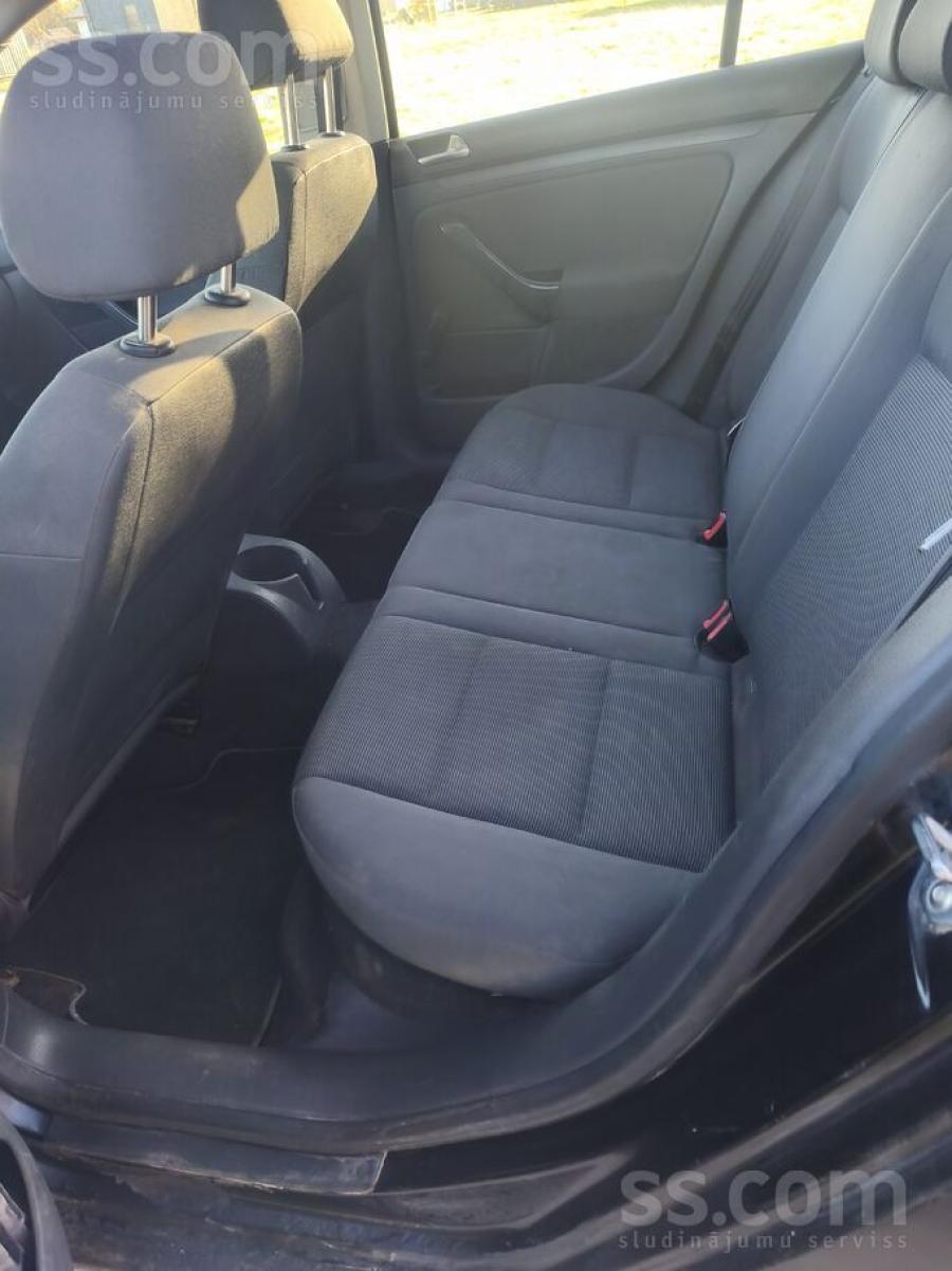 Black Volkswagen Golf 2005 in Tukums, with an engine capacity of 1.90 L and mileage of 560 thousand km for 850 €, photo 14 on AUTOMOTO.COM.LV
