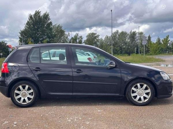 Black Volkswagen Golf 2005 in Vilnius, with an engine capacity of 1.90 L and mileage of 302 thousand km for 1500 €, photo 4 on AUTOMOTO.COM.LV