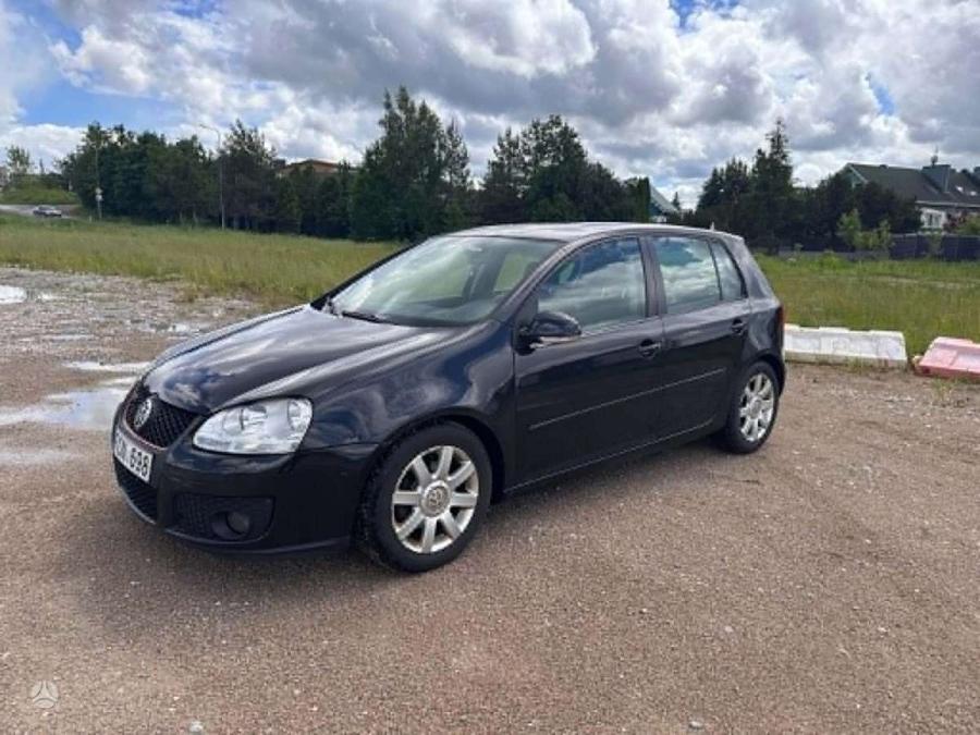 Melns Volkswagen Golf 2005 Viļņa, ar dzinēja tilpumu 1.90 L un nobraukumu 302 tūkst. km par 1500 €, foto 8 vietnē AUTOMOTO.COM.LV