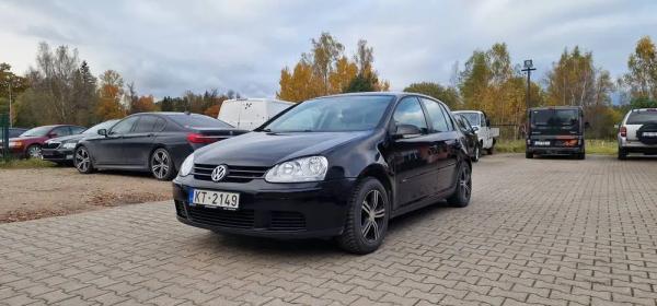 Black Volkswagen Golf 2005 in Valmiera, with an engine capacity of 1.40 L and mileage of 325 thousand km for 1200 €, photo 6 on AUTOMOTO.COM.LV