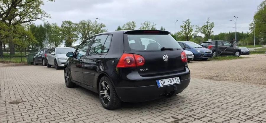 Melns Volkswagen Golf 2005 Valmiera, ar dzinēja tilpumu 1.40 L un nobraukumu 332 tūkst. km par 1150 €, foto 5 vietnē AUTOMOTO.COM.LV