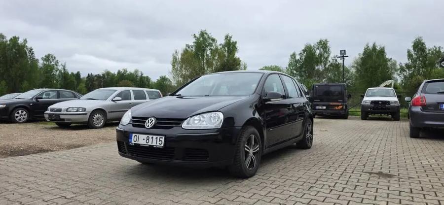 Melns Volkswagen Golf 2005 Valmiera, ar dzinēja tilpumu 1.40 L un nobraukumu 332 tūkst. km par 1150 €, foto 7 vietnē AUTOMOTO.COM.LV