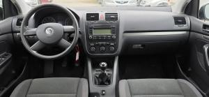 Melns Volkswagen Golf 2005 Valmiera, ar dzinēja tilpumu 1.40 L un nobraukumu 332 tūkst. km par 1150 €, foto 9 vietnē AUTOMOTO.COM.LV