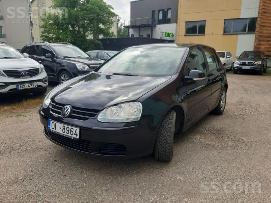 Черный Фольксваген Гольф 2005 в Даугавпилс, объемом двигателя 1.90 л и пробегом 0 тыс. км за 2650 €, фото 4 на AUTOMOTO.COM.LV