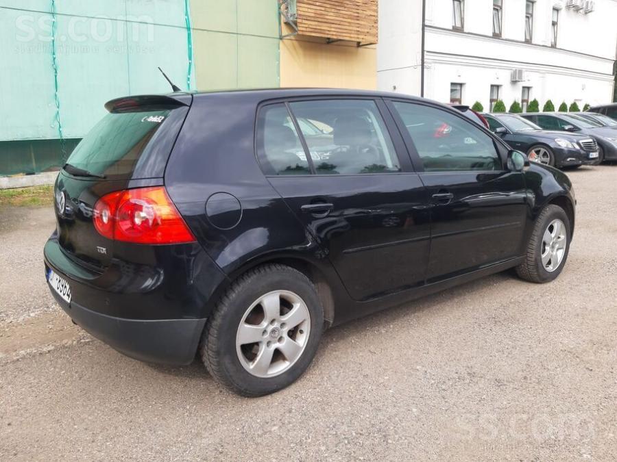 Черный Фольксваген Гольф 2005 в Даугавпилс, объемом двигателя 1.90 л и пробегом 0 тыс. км за 2650 €, фото 7 на AUTOMOTO.COM.LV