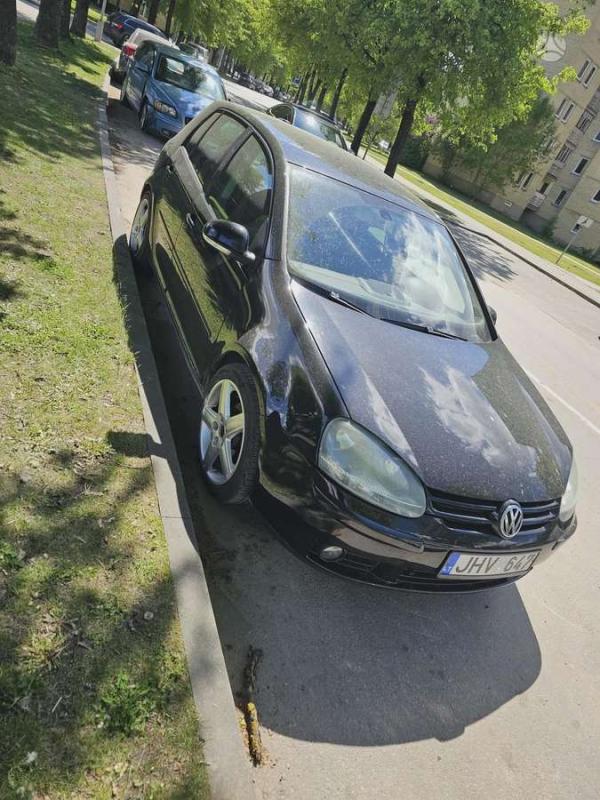 Melns Volkswagen Golf 2005 Druskininkai, ar dzinēja tilpumu 1.97 L un nobraukumu 189 tūkst. km par 1500 €, foto 1 vietnē AUTOMOTO.COM.LV