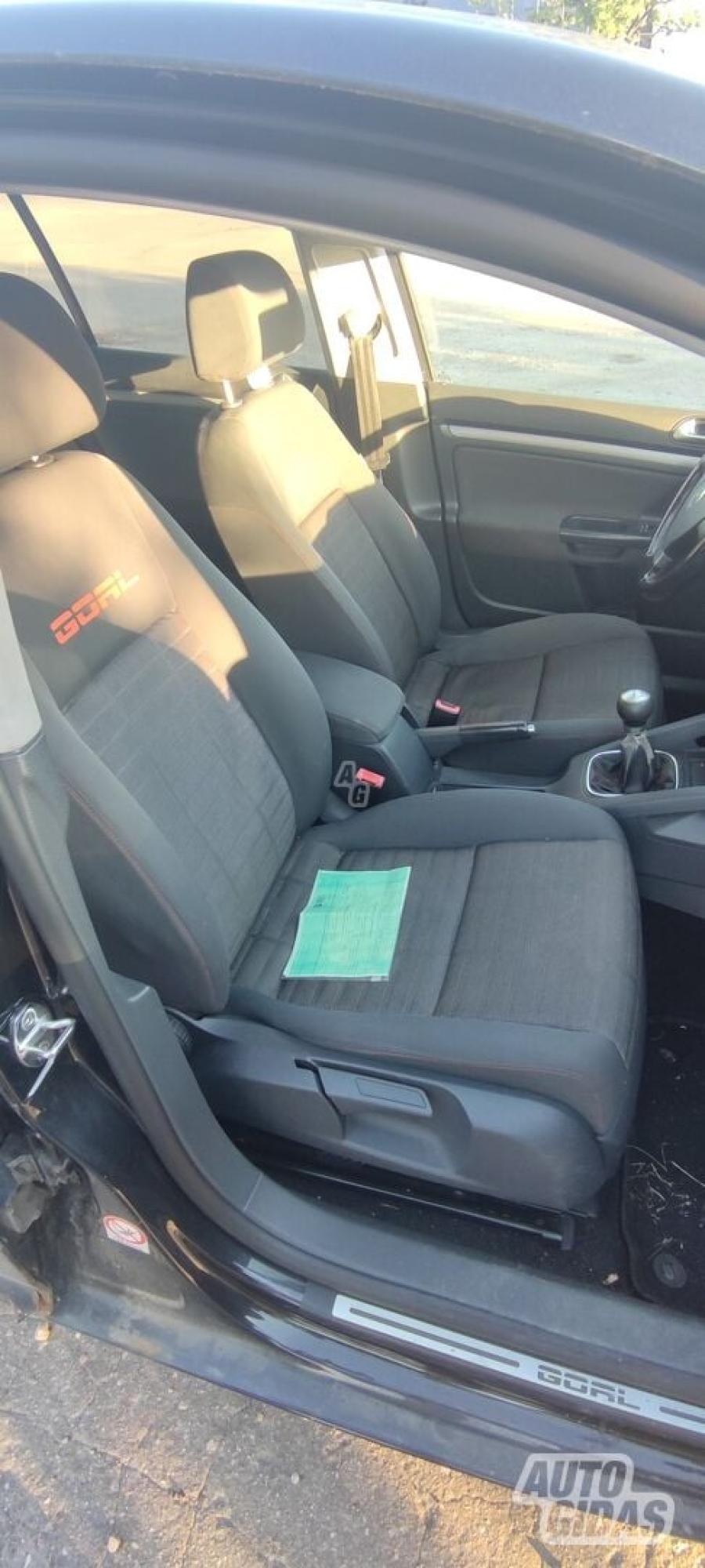 Black Volkswagen Golf 2005 in Panevezys, with an engine capacity of 1.90 L and mileage of 327 thousand km for 900 €, photo 5 on AUTOMOTO.COM.LV