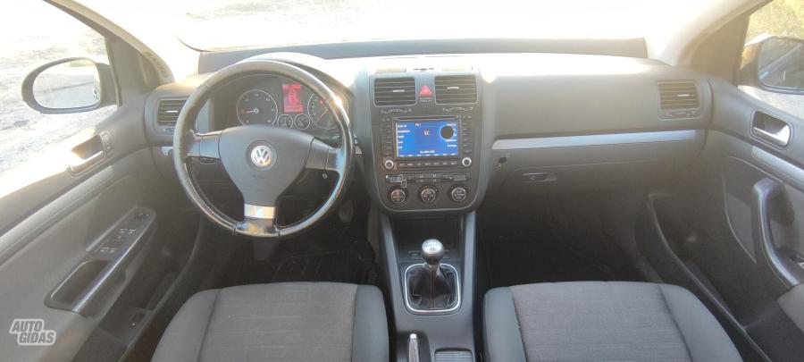 Black Volkswagen Golf 2005 in Panevezys, with an engine capacity of 1.90 L and mileage of 327 thousand km for 900 €, photo 7 on AUTOMOTO.COM.LV