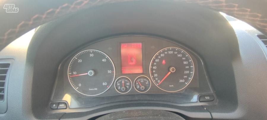 Black Volkswagen Golf 2005 in Panevezys, with an engine capacity of 1.90 L and mileage of 327 thousand km for 900 €, photo 10 on AUTOMOTO.COM.LV