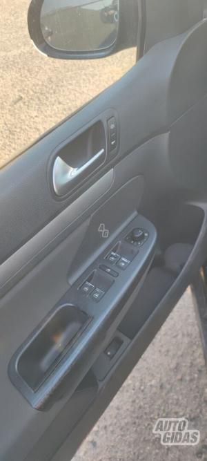Black Volkswagen Golf 2005 in Panevezys, with an engine capacity of 1.90 L and mileage of 327 thousand km for 900 €, photo 11 on AUTOMOTO.COM.LV