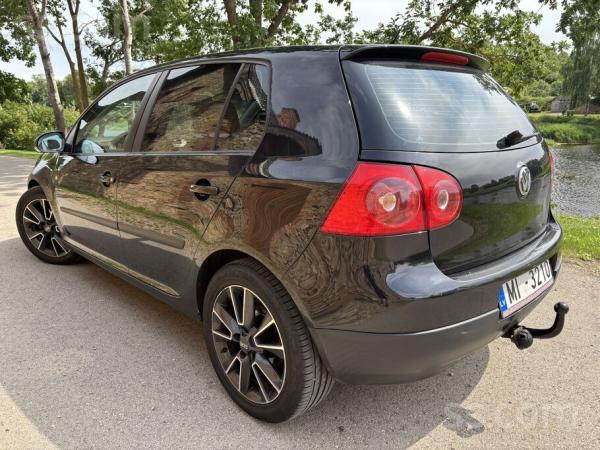 Black Volkswagen Golf 2005 in Bauska, with an engine capacity of 1.90 L and mileage of 370 thousand km for 2000 €, photo 2 on AUTOMOTO.COM.LV