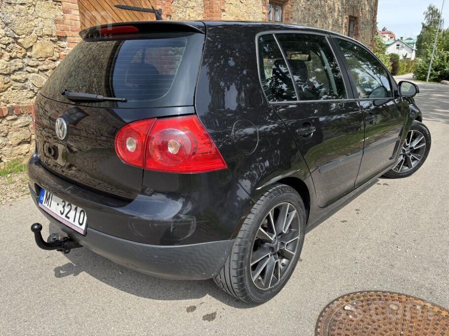 Melns Volkswagen Golf 2005 Bauska, ar dzinēja tilpumu 1.90 L un nobraukumu 370 tūkst. km par 2000 €, foto 5 vietnē AUTOMOTO.COM.LV