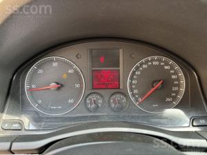 Melns Volkswagen Golf 2005 Bauska, ar dzinēja tilpumu 1.90 L un nobraukumu 370 tūkst. km par 2000 €, foto 17 vietnē AUTOMOTO.COM.LV