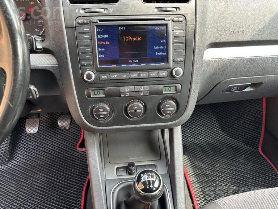 Melns Volkswagen Golf 2005 Bauska, ar dzinēja tilpumu 1.90 L un nobraukumu 370 tūkst. km par 2000 €, foto 18 vietnē AUTOMOTO.COM.LV