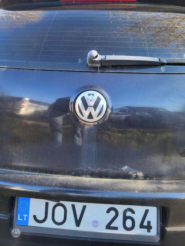 Black Volkswagen Golf 2005 in Vilnius, with an engine capacity of 1.60 L and mileage of 283 thousand km for 500 €, photo 6 on AUTOMOTO.COM.LV
