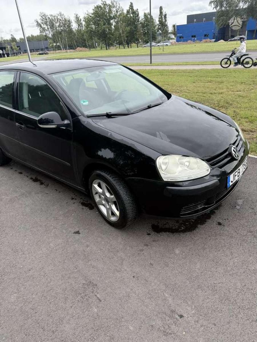 Melns Volkswagen Golf 2005 Kauņa, ar dzinēja tilpumu 1.39 L un nobraukumu 233 tūkst. km par 650 €, foto 6 vietnē AUTOMOTO.COM.LV