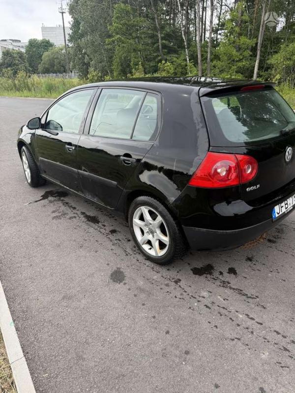 Black Volkswagen Golf 2005 in Kaunas, with an engine capacity of 1.39 L and mileage of 233 thousand km for 650 €, photo 8 on AUTOMOTO.COM.LV