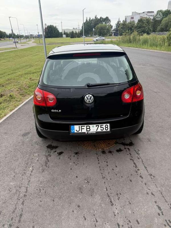 Black Volkswagen Golf 2005 in Kaunas, with an engine capacity of 1.39 L and mileage of 233 thousand km for 650 €, photo 9 on AUTOMOTO.COM.LV