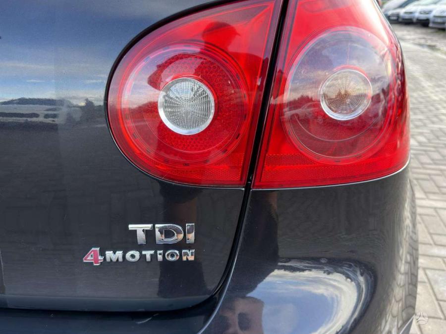 Black Volkswagen Golf 2005 in Vilnius, with an engine capacity of 1.90 L and mileage of 217 thousand km for 1750 €, photo 3 on AUTOMOTO.COM.LV