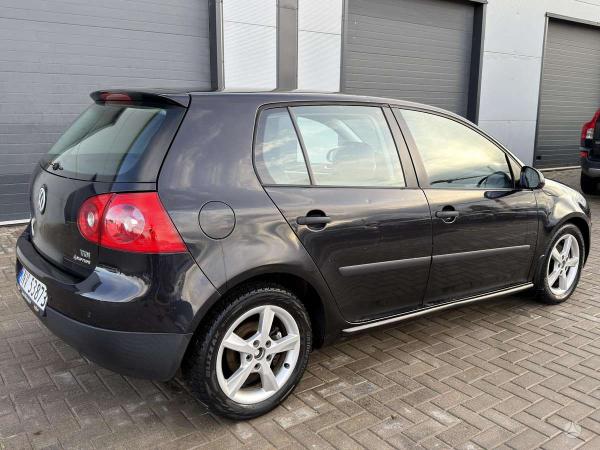 Black Volkswagen Golf 2005 in Vilnius, with an engine capacity of 1.90 L and mileage of 217 thousand km for 1750 €, photo 6 on AUTOMOTO.COM.LV